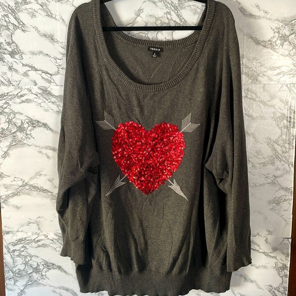 torrid | Tops | Torrid Size 5 4x Gray Long Sleeve Knit Top With Heart ...